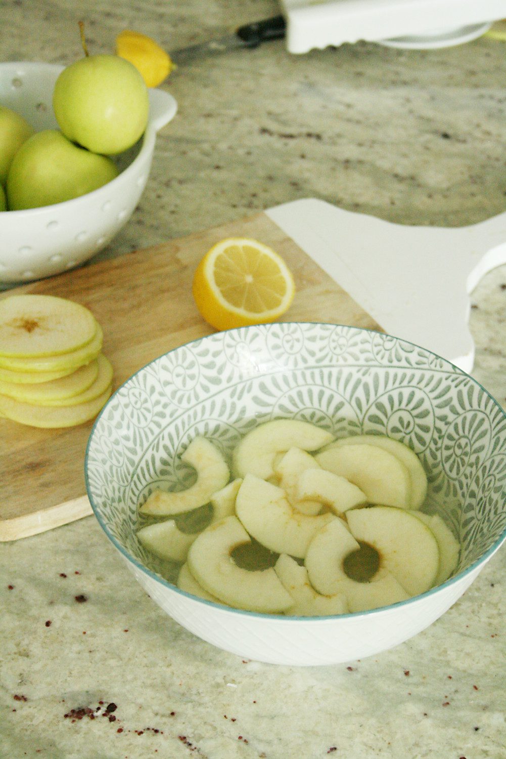 Favorite Snack: Apple Slices - Darling Darleen | A Lifestyle Design Blog