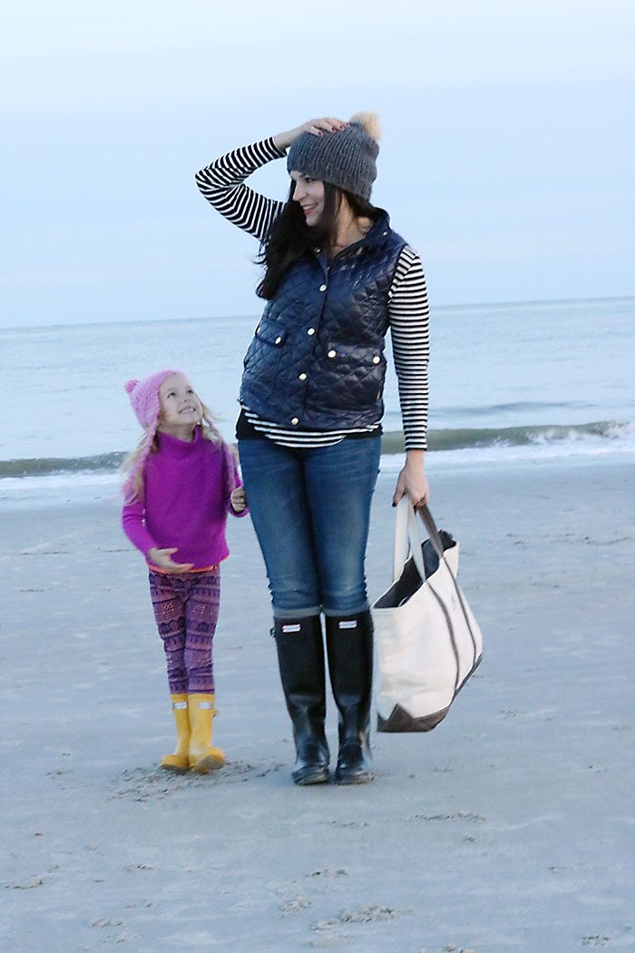 Casual Fall Winter Beach Outfits - Darling Darleen | A Lifestyle Design ...