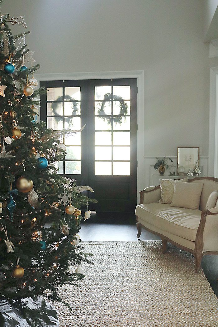 Indoor Christmas Decorations + Holiday Baking - Darling Darleen | A ...