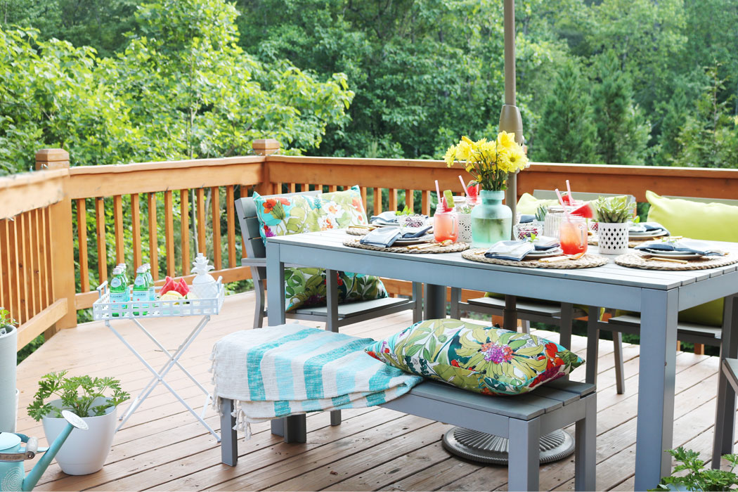 10 Tips for the Perfect Outdoor Backyard Party - Darling Darleen | A ...