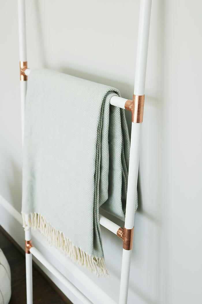 DIY Modern Blanket Ladder - Darling Darleen | A Lifestyle Design Blog