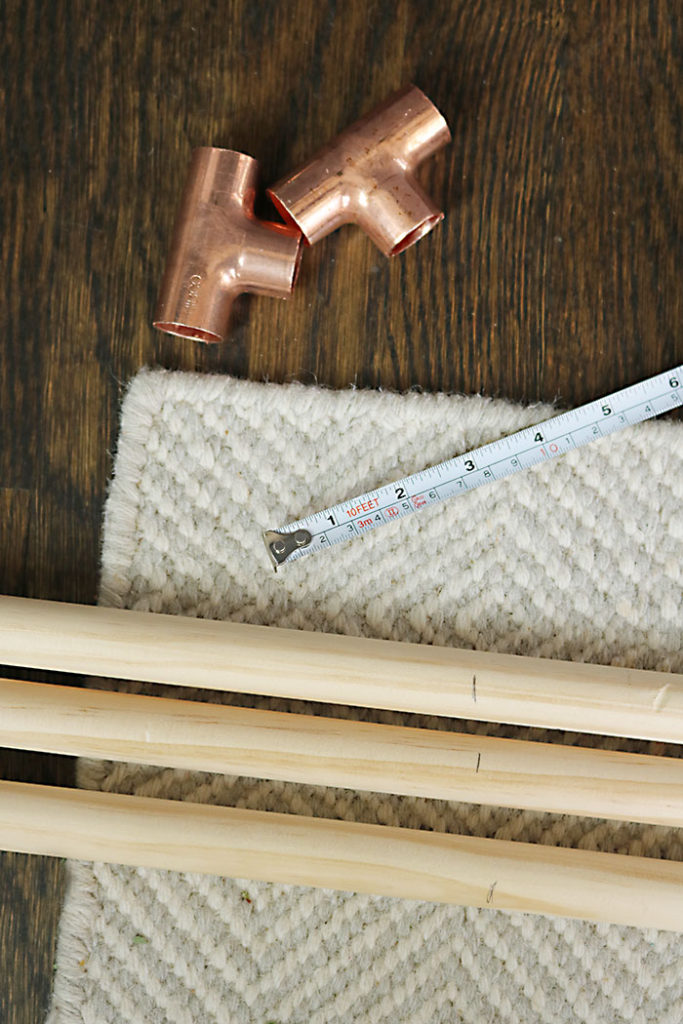 diy-ladder-measuring-poles - Darling Darleen | A Lifestyle Design Blog