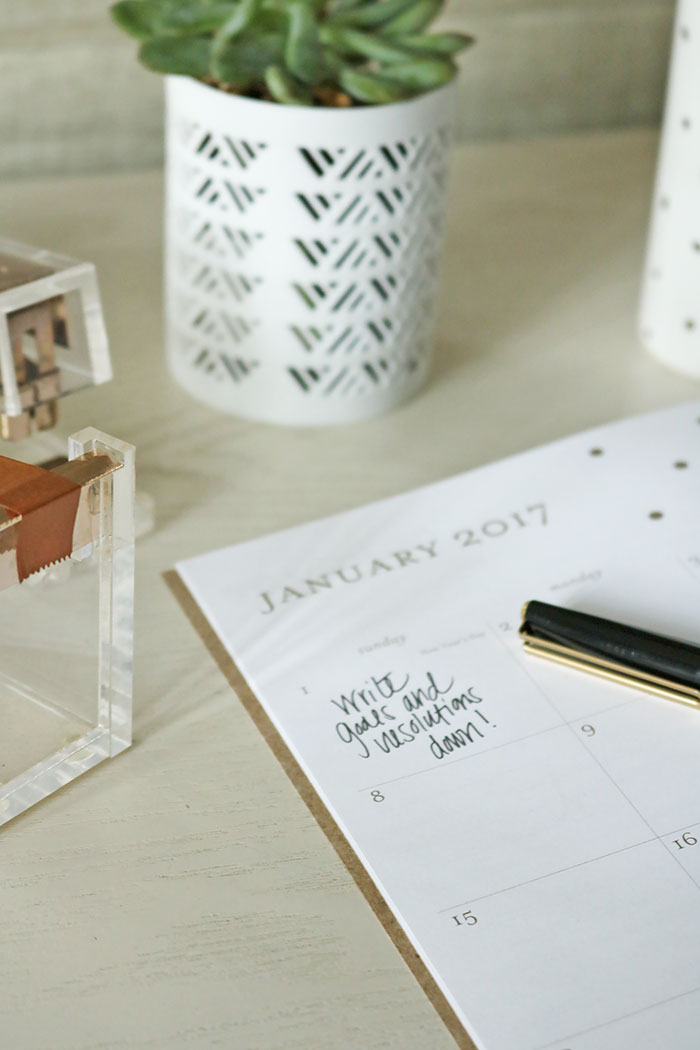 10 New Year's Goals Everyone Needs to Make - Darling Darleen | A ...