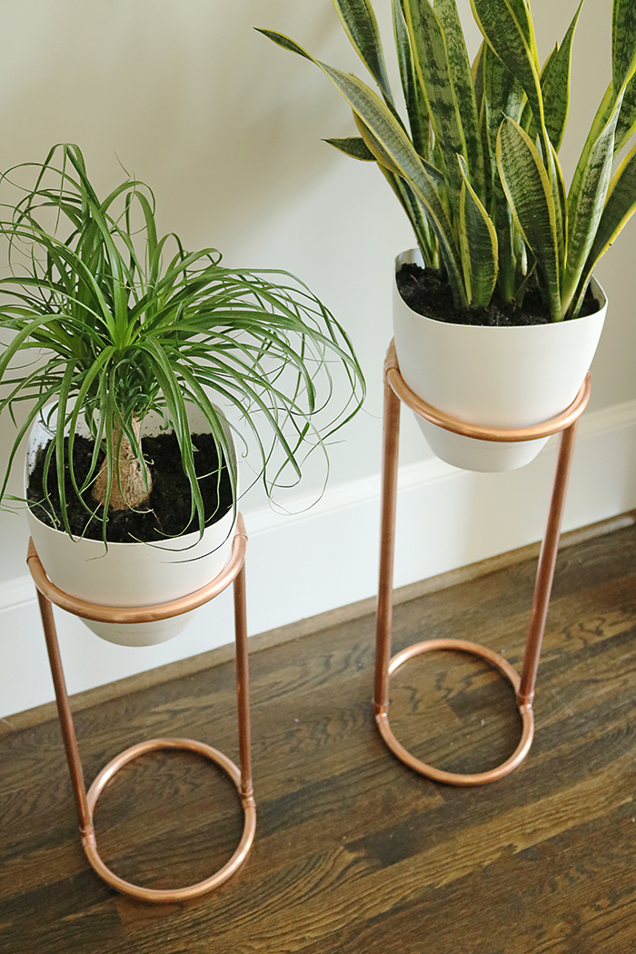 DIY Copper Round Plant Stand - Darling Darleen | A Lifestyle Design Blog