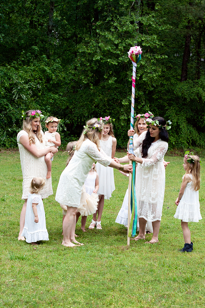 How to Make a Maypole - Darling Darleen | A Lifestyle Design Blog