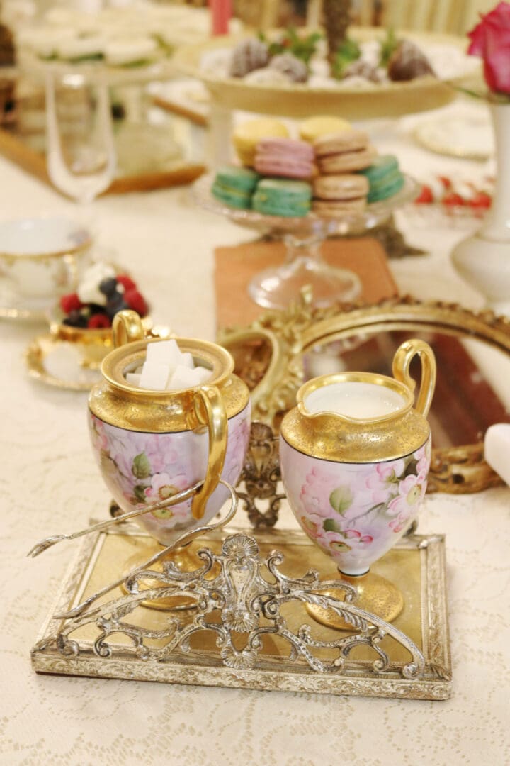 The Perfect Vintage Tea Party - Darling Darleen | A Lifestyle Design Blog